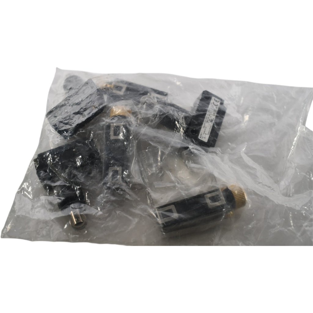 NEW Lot 3 Azbil SL1-B Limit Switch IP67 5A 250VAC Boot Seal Plunger ...