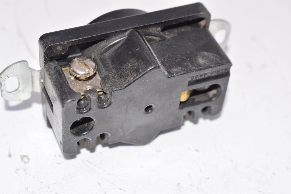 Hubbell Twist-Lock 20A 277V AC Receptacle