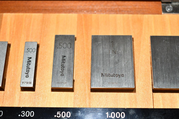 Mitutoyo Gage Block Set - model 516-931 - 9 pieces Grade 3 BE1-9-3F ...
