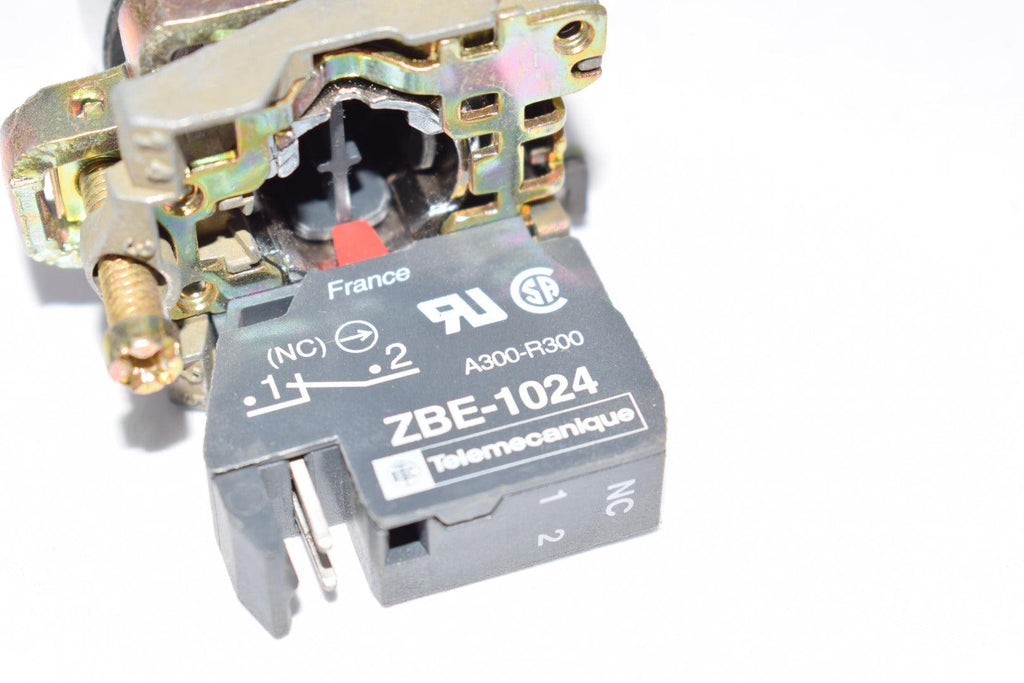 NEW General Purpose Red Push Button Switch W/ Schneider Electric ZBE-1 ...