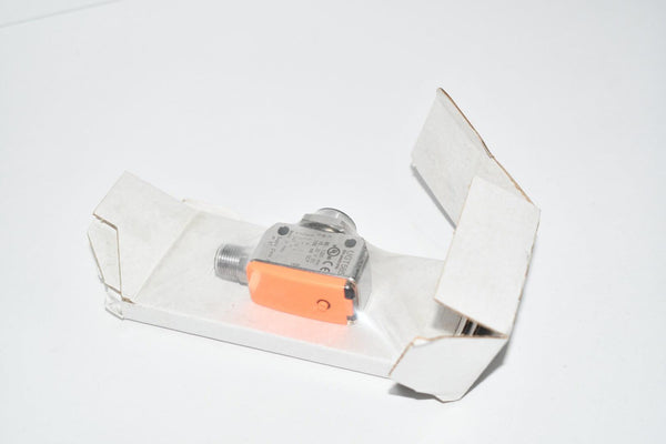 NEW ifm efector UGT585 Ultrasonic sensor Cube-shaped housing 1 x PNP s