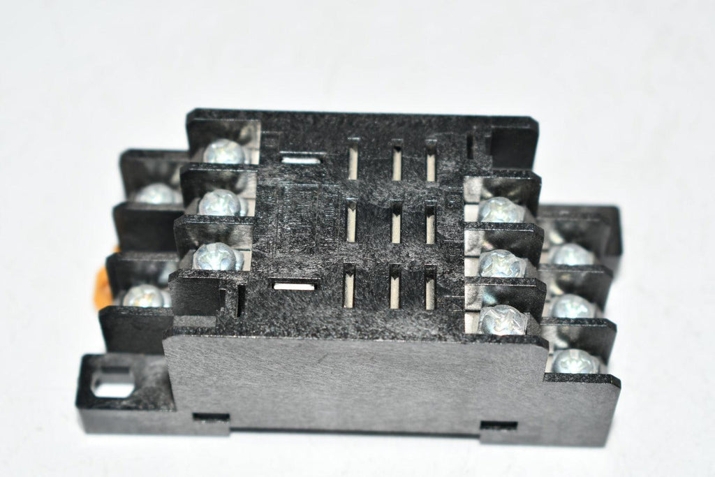 NEW Omron PTF11A Relay Socket, DIN Rail, Screw, 11 Pins, 15 A, 110 VAC ...