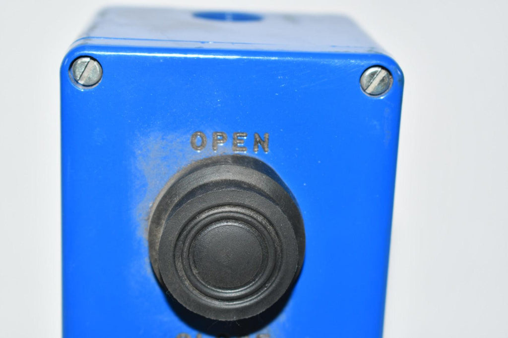 Open Close Stop Pushbutton Switch With Enclosure 7-1/2'' x 3-1/8'' x 3 ...