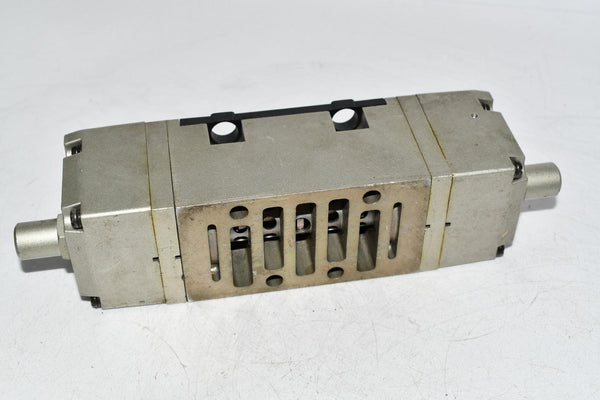 SMC VSA7-8-FPG-D-1M valve, air/pilot, VS7-6 Solenoid Valve 4/5 PORT ...