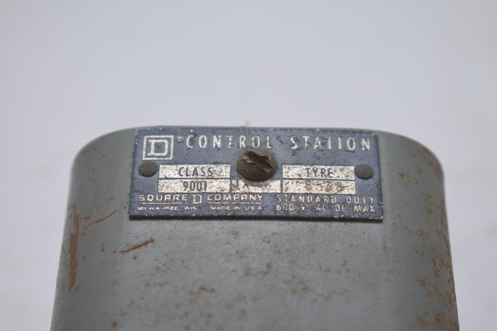 Square D Company 9001 B-38 Stop (Lockout) Push Button Station 600 V Ma ...