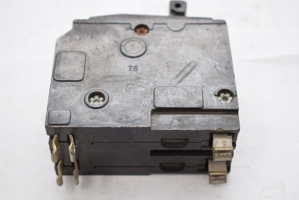 Square D KP-613 2 Pole Type QD 120/240 VAC 15 Amp Circuit Breaker