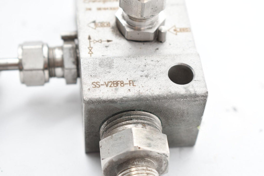 Swagelok SS-V2BF8-FL Stainless Steel 2-Valve Instrument Manifold, 1/2