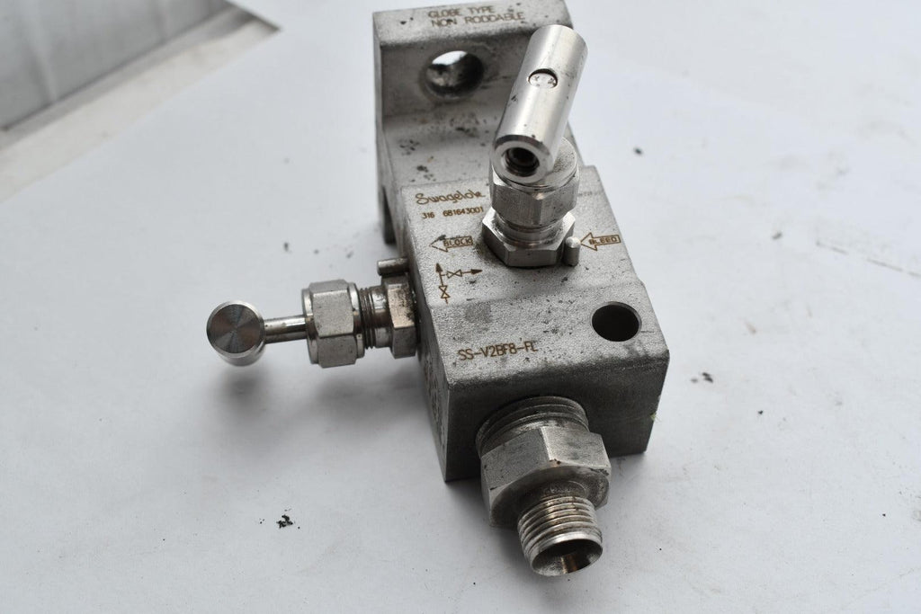 Swagelok SS-V2BF8-FL Stainless Steel 2-Valve Instrument Manifold, 1/2