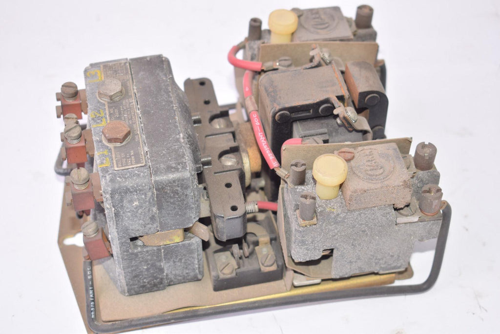 The Clark Controller BUL. 6013 CAT No. 13U31 Type: CY Size: 1 600 VAC